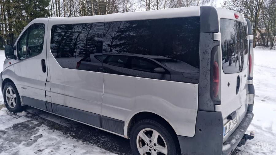 Grey Renault Trafic 2006 in Pasvalys, with an engine capacity of 1.90 L and mileage of 496 thousand km for 2450 €, photo 3 on AUTOMOTO.COM.LV