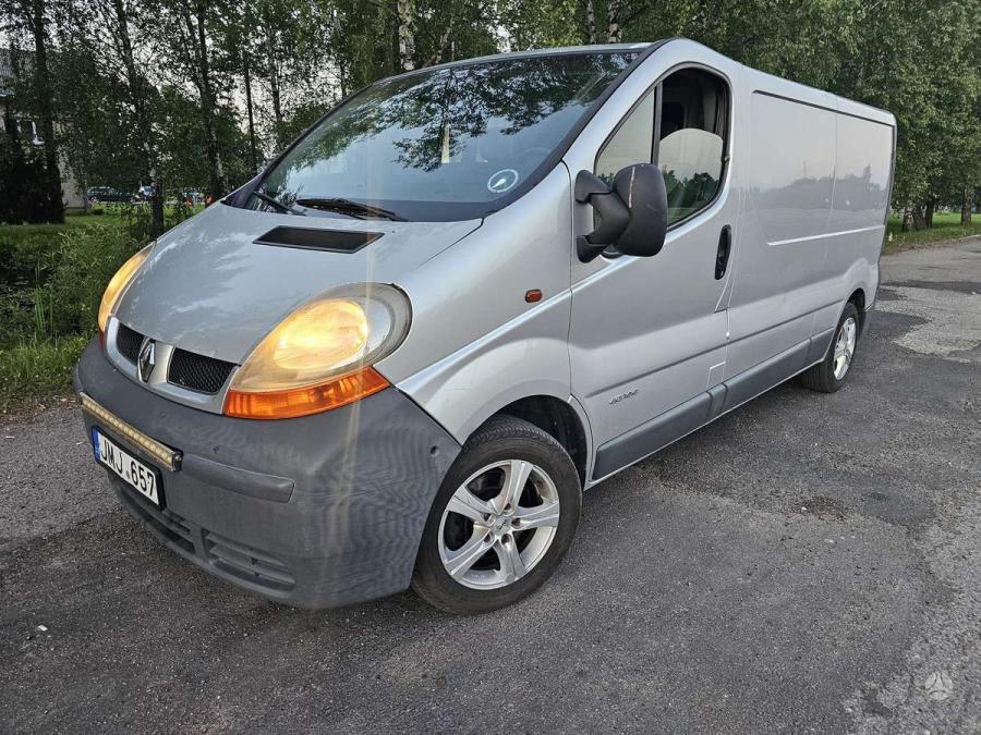 Grey Renault Trafic 2006 in Kupiskis, with an engine capacity of 1.90 L and mileage of 395 thousand km for 3300 €, photo 3 on AUTOMOTO.COM.LV