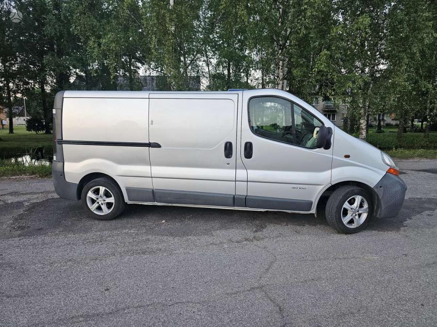Grey Renault Trafic 2006 in Kupiskis, with an engine capacity of 1.90 L and mileage of 395 thousand km for 3300 €, photo 6 on AUTOMOTO.COM.LV