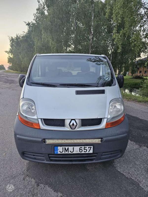 Grey Renault Trafic 2006 in Kupiskis, with an engine capacity of 1.90 L and mileage of 395 thousand km for 3300 €, photo 8 on AUTOMOTO.COM.LV
