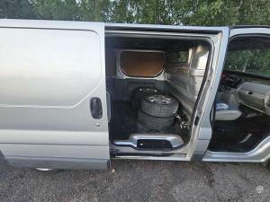 Grey Renault Trafic 2006 in Kupiskis, with an engine capacity of 1.90 L and mileage of 395 thousand km for 3300 €, photo 15 on AUTOMOTO.COM.LV