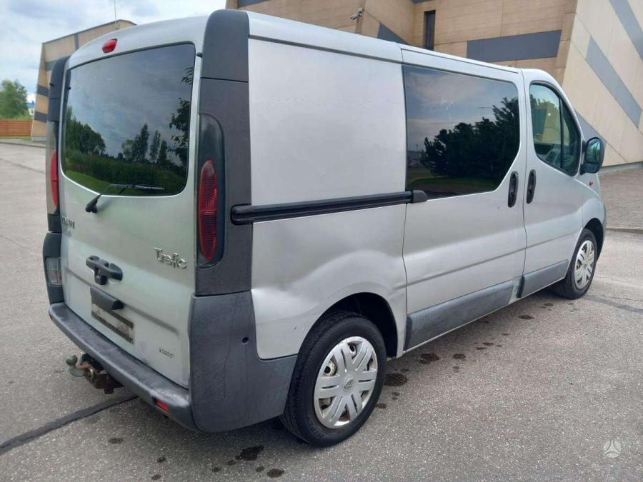 Pelēks Renault Trafic 2006 Ukmergė, ar dzinēja tilpumu 1.90 L un nobraukumu 200 tūkst. km par 2500 €, foto 4 vietnē AUTOMOTO.COM.LV