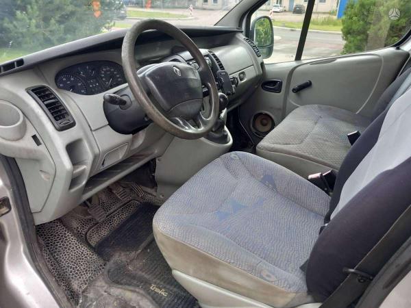 Pelēks Renault Trafic 2006 Ukmergė, ar dzinēja tilpumu 1.90 L un nobraukumu 200 tūkst. km par 2500 €, foto 9 vietnē AUTOMOTO.COM.LV