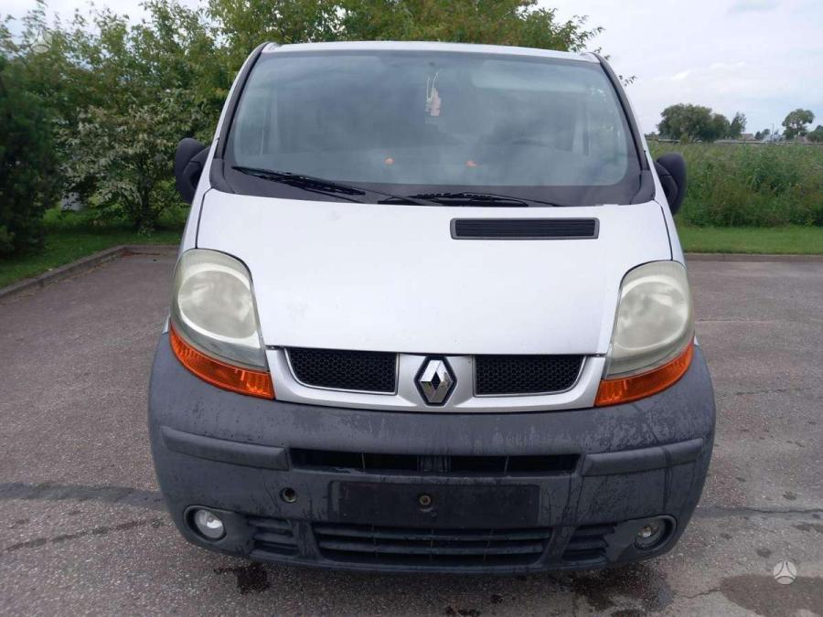 Grey Renault Trafic 2006 in Ukmerge, with an engine capacity of 1.90 L and mileage of 200 thousand km for 2500 €, photo 6 on AUTOMOTO.COM.LV