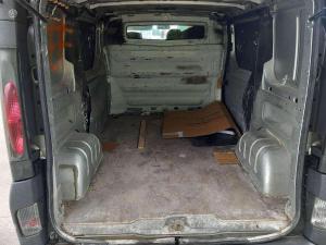 Grey Renault Trafic 2006 in Ukmerge, with an engine capacity of 1.90 L and mileage of 200 thousand km for 2500 €, photo 13 on AUTOMOTO.COM.LV