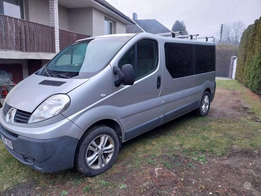 Pelēks Renault Trafic 2007 Vilkaviškis, ar dzinēja tilpumu 2.00 L un nobraukumu 258 tūkst. km par 3000 €, foto 3 vietnē AUTOMOTO.COM.LV