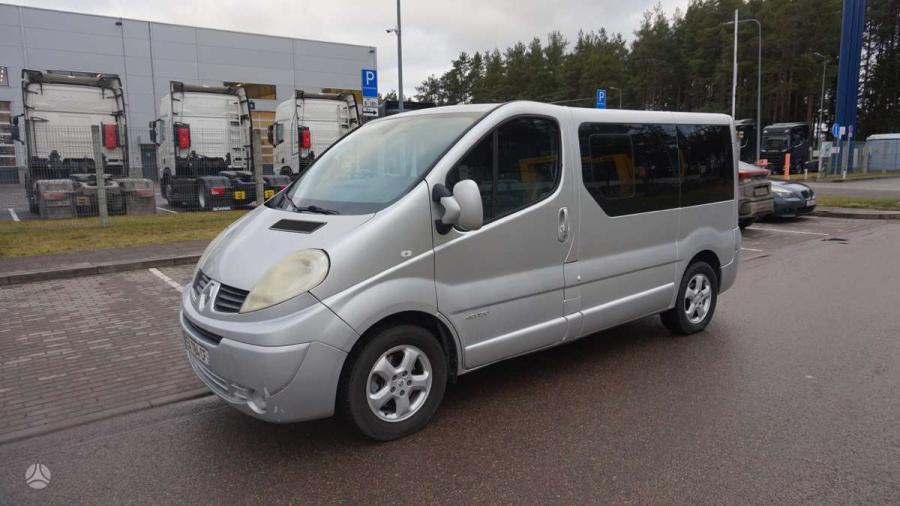 Grey Renault Trafic 2007 in Vilnius, with an engine capacity of 2.46 L and mileage of 275 thousand km for 5500 €, photo 1 on AUTOMOTO.COM.LV