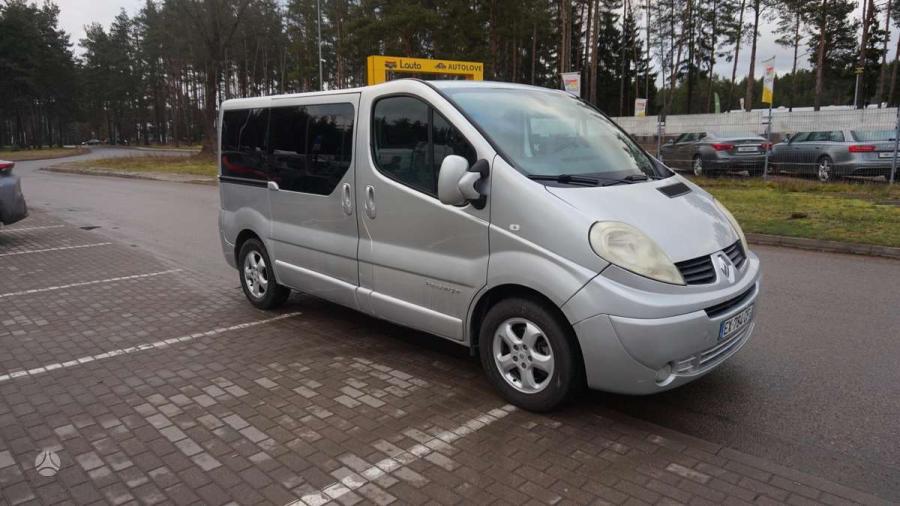 Grey Renault Trafic 2007 in Vilnius, with an engine capacity of 2.46 L and mileage of 275 thousand km for 5500 €, photo 3 on AUTOMOTO.COM.LV