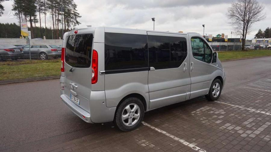 Grey Renault Trafic 2007 in Vilnius, with an engine capacity of 2.46 L and mileage of 275 thousand km for 5500 €, photo 5 on AUTOMOTO.COM.LV