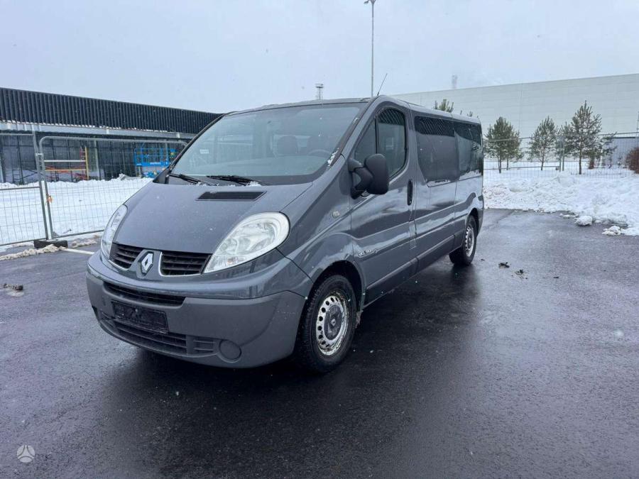 Pelēks Renault Trafic 2007 Kauņa, ar dzinēja tilpumu 2.50 L un nobraukumu 389 tūkst. km par 4500 €, foto 1 vietnē AUTOMOTO.COM.LV