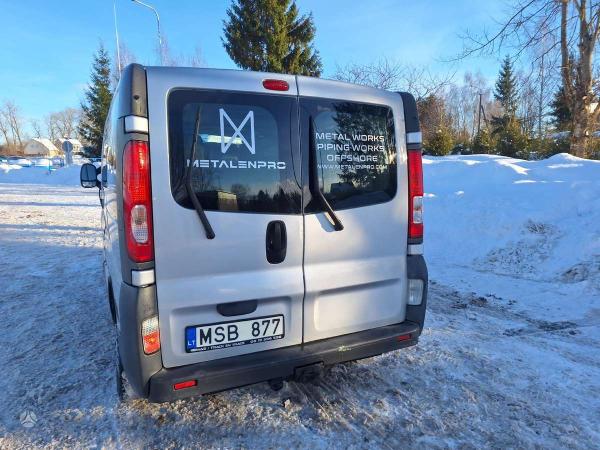 Pelēks Renault Trafic 2007 Kelmė, ar dzinēja tilpumu 2.00 L un nobraukumu 330 tūkst. km par 5200 €, foto 4 vietnē AUTOMOTO.COM.LV
