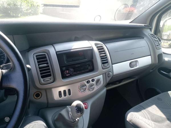 Renault Trafic 2007 in Druskininkai on AUTOMOTO.COM.LV Grey Renault Trafic 2007 in Druskininkai, with an engine capacity of 2.00 L and mileage of 298 thousand km for 4850 €, photo 5 on AUTOMOTO.COM.LV