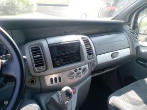Grey Renault Trafic 2007 in Druskininkai, with an engine capacity of 2.00 L and mileage of 298 thousand km for 4850 €, photo 5 on AUTOMOTO.COM.LV