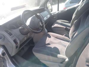 Grey Renault Trafic 2007 in Druskininkai, with an engine capacity of 2.00 L and mileage of 298 thousand km for 4850 €, photo 7 on AUTOMOTO.COM.LV