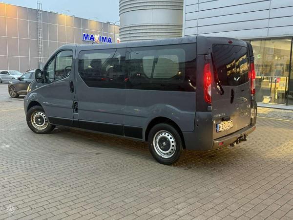 Pelēks Renault Trafic 2008 Viļņa, ar dzinēja tilpumu 2.50 L un nobraukumu 398 tūkst. km par 4700 €, foto 3 vietnē AUTOMOTO.COM.LV
