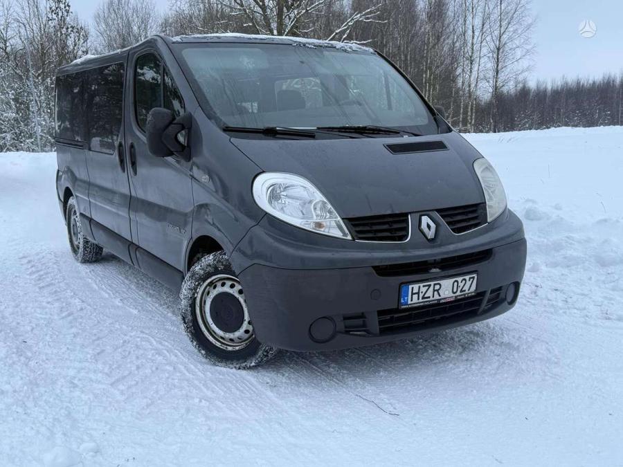 Grey Renault Trafic 2008 in Vilnius, with an engine capacity of 2.50 L and mileage of 398 thousand km for 4550 €, photo 1 on AUTOMOTO.COM.LV