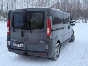 Grey Renault Trafic 2008 in Vilnius, with an engine capacity of 2.50 L and mileage of 398 thousand km for 4550 €, photo 3 on AUTOMOTO.COM.LV