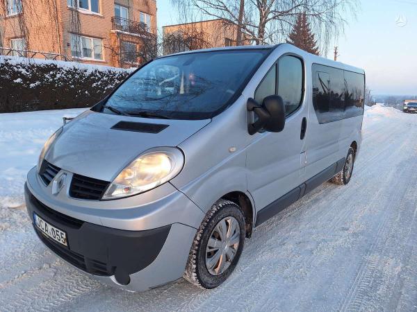 Grey Renault Trafic 2008 in Kelme, with an engine capacity of 2.00 L and mileage of 375 thousand km for 5300 €, photo 5 on AUTOMOTO.COM.LV