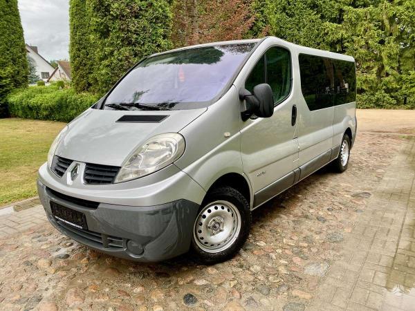 Grey Renault Trafic 2008 in Siauliai, with an engine capacity of 2.00 L and mileage of 350 thousand km for 4650 €, photo 1 on AUTOMOTO.COM.LV
