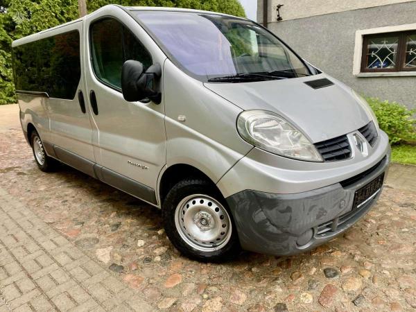 Grey Renault Trafic 2008 in Siauliai, with an engine capacity of 2.00 L and mileage of 350 thousand km for 4650 €, photo 2 on AUTOMOTO.COM.LV