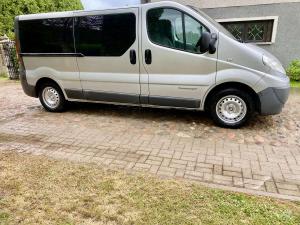 Grey Renault Trafic 2008 in Siauliai, with an engine capacity of 2.00 L and mileage of 350 thousand km for 4650 €, photo 5 on AUTOMOTO.COM.LV