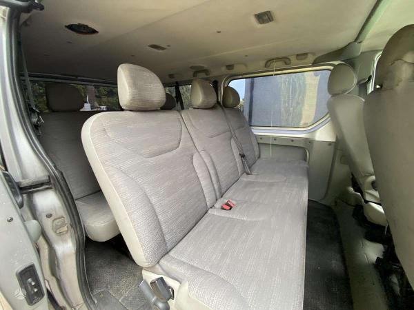 Grey Renault Trafic 2008 in Siauliai, with an engine capacity of 2.00 L and mileage of 350 thousand km for 4650 €, photo 8 on AUTOMOTO.COM.LV