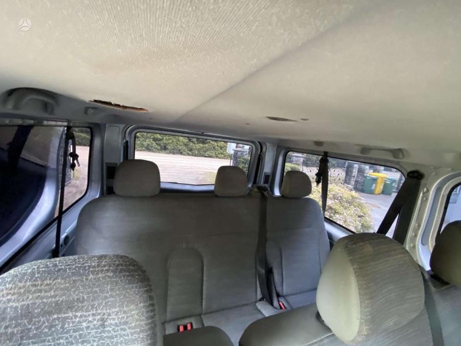 Grey Renault Trafic 2008 in Siauliai, with an engine capacity of 2.00 L and mileage of 350 thousand km for 4650 €, photo 10 on AUTOMOTO.COM.LV