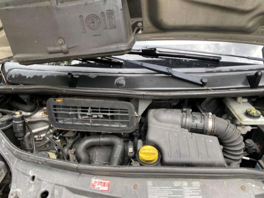 Grey Renault Trafic 2008 in Siauliai, with an engine capacity of 2.00 L and mileage of 350 thousand km for 4650 €, photo 12 on AUTOMOTO.COM.LV