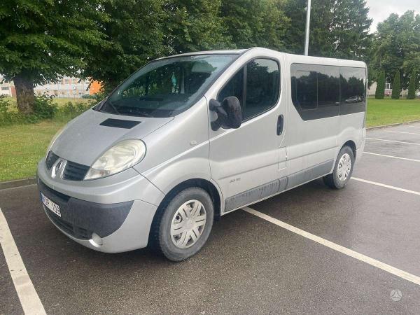 Grey Renault Trafic 2008 in Taurage, with an engine capacity of 2.00 L and mileage of 246 thousand km for 4999 €, photo 1 on AUTOMOTO.COM.LV