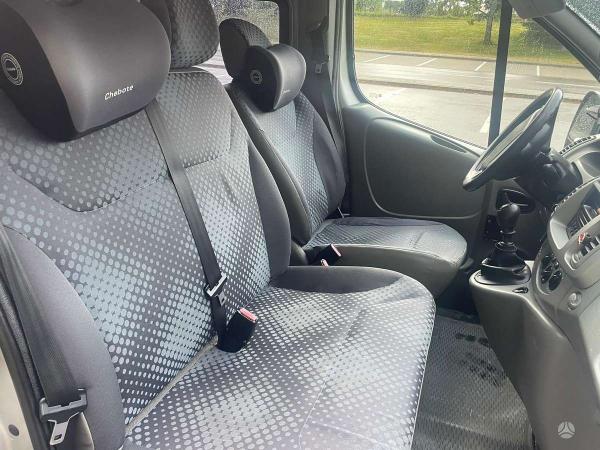 Grey Renault Trafic 2008 in Taurage, with an engine capacity of 2.00 L and mileage of 246 thousand km for 4999 €, photo 7 on AUTOMOTO.COM.LV