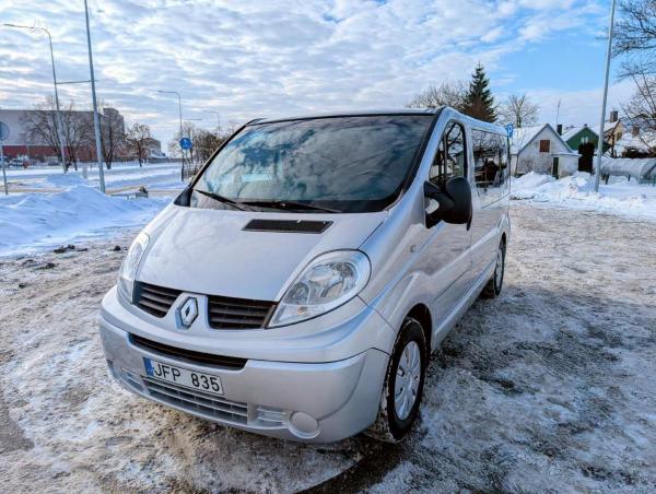 Grey Renault Trafic 2009 in Taurage, with an engine capacity of 2.00 L and mileage of 238 thousand km for 6990 €, photo 1 on AUTOMOTO.COM.LV