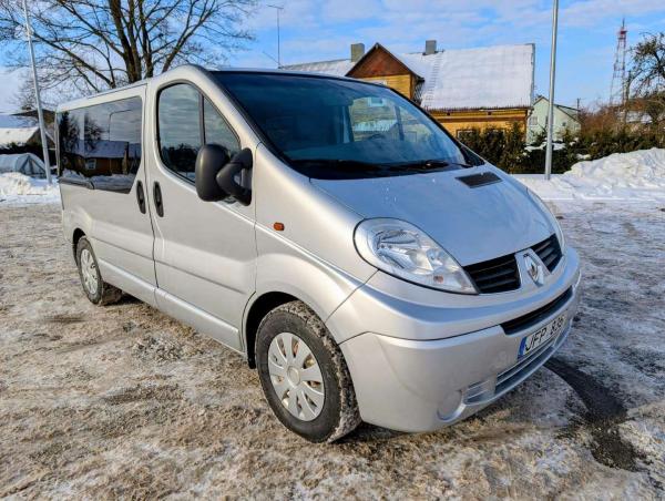 Grey Renault Trafic 2009 in Taurage, with an engine capacity of 2.00 L and mileage of 238 thousand km for 6990 €, photo 2 on AUTOMOTO.COM.LV