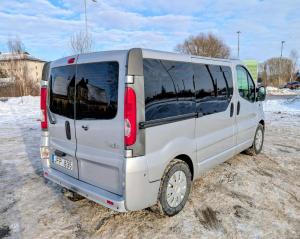 Grey Renault Trafic 2009 in Taurage, with an engine capacity of 2.00 L and mileage of 238 thousand km for 6990 €, photo 4 on AUTOMOTO.COM.LV