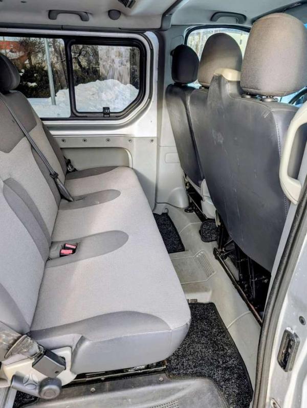 Grey Renault Trafic 2009 in Taurage, with an engine capacity of 2.00 L and mileage of 238 thousand km for 6990 €, photo 9 on AUTOMOTO.COM.LV