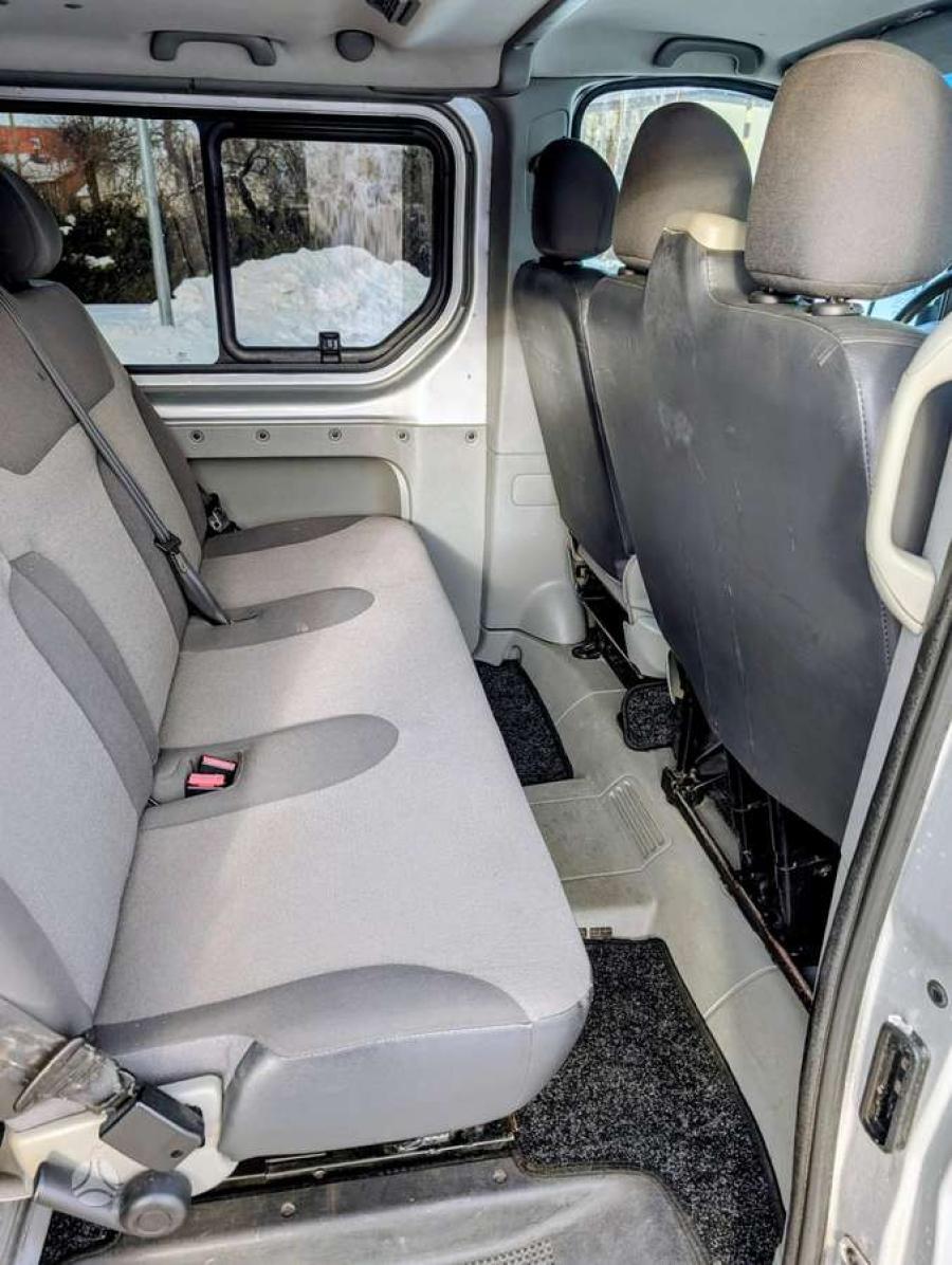 Grey Renault Trafic 2009 in Taurage, with an engine capacity of 2.00 L and mileage of 238 thousand km for 6990 €, photo 9 on AUTOMOTO.COM.LV