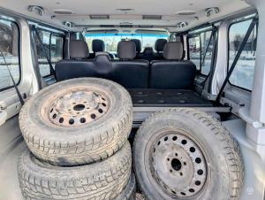Grey Renault Trafic 2009 in Taurage, with an engine capacity of 2.00 L and mileage of 238 thousand km for 6990 €, photo 12 on AUTOMOTO.COM.LV