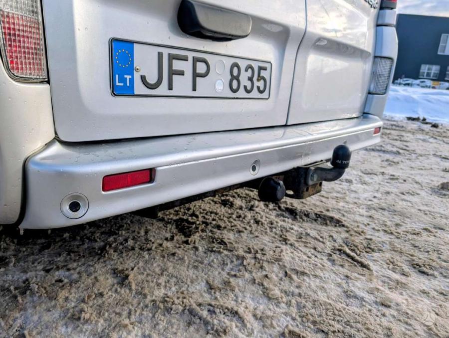 Grey Renault Trafic 2009 in Taurage, with an engine capacity of 2.00 L and mileage of 238 thousand km for 6990 €, photo 16 on AUTOMOTO.COM.LV