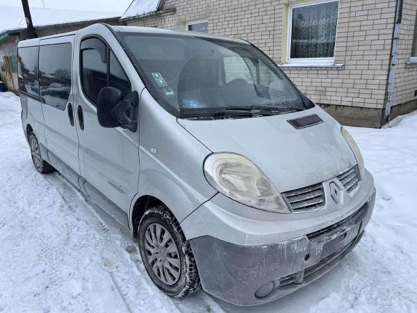 Grey Renault Trafic 2009 in Birstonas, with an engine capacity of 2.00 L and mileage of 300 thousand km for 3850 €, photo 1 on AUTOMOTO.COM.LV