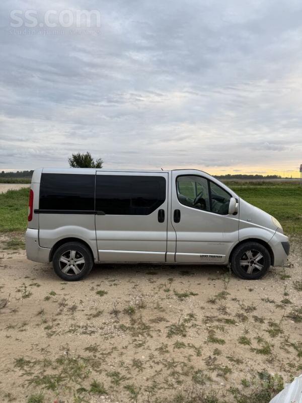 Pelēks Renault Trafic 2009 Rīga, ar dzinēja tilpumu 2.50 L un nobraukumu 340 tūkst. km par 1800 €, foto 4 vietnē AUTOMOTO.COM.LV