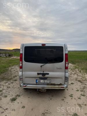 Grey Renault Trafic 2009 in Riga, with an engine capacity of 2.50 L and mileage of 340 thousand km for 1800 €, photo 6 on AUTOMOTO.COM.LV