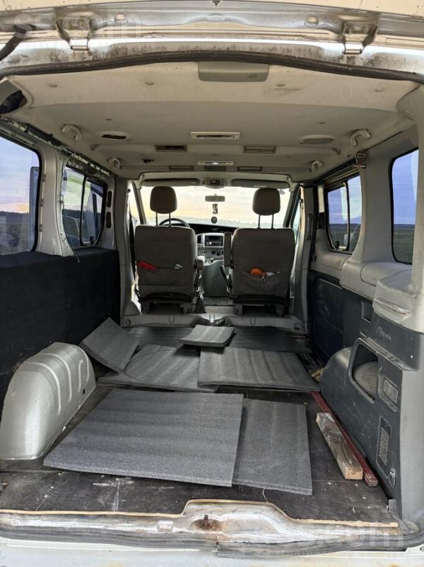 Pelēks Renault Trafic 2009 Rīga, ar dzinēja tilpumu 2.50 L un nobraukumu 340 tūkst. km par 1800 €, foto 6 vietnē AUTOMOTO.COM.LV