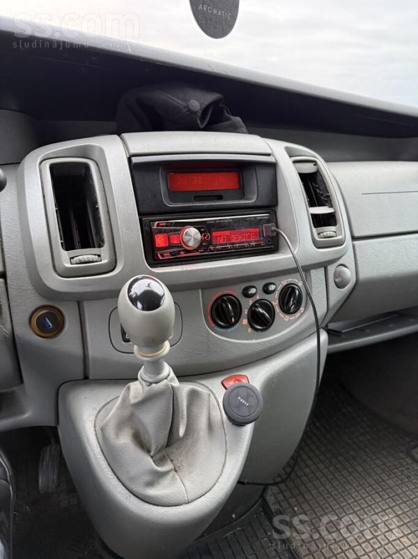 Pelēks Renault Trafic 2009 Rīga, ar dzinēja tilpumu 2.50 L un nobraukumu 340 tūkst. km par 1800 €, foto 7 vietnē AUTOMOTO.COM.LV