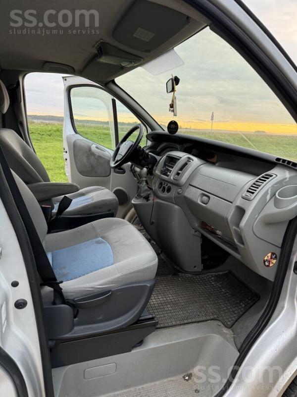 Pelēks Renault Trafic 2009 Rīga, ar dzinēja tilpumu 2.50 L un nobraukumu 340 tūkst. km par 1800 €, foto 9 vietnē AUTOMOTO.COM.LV