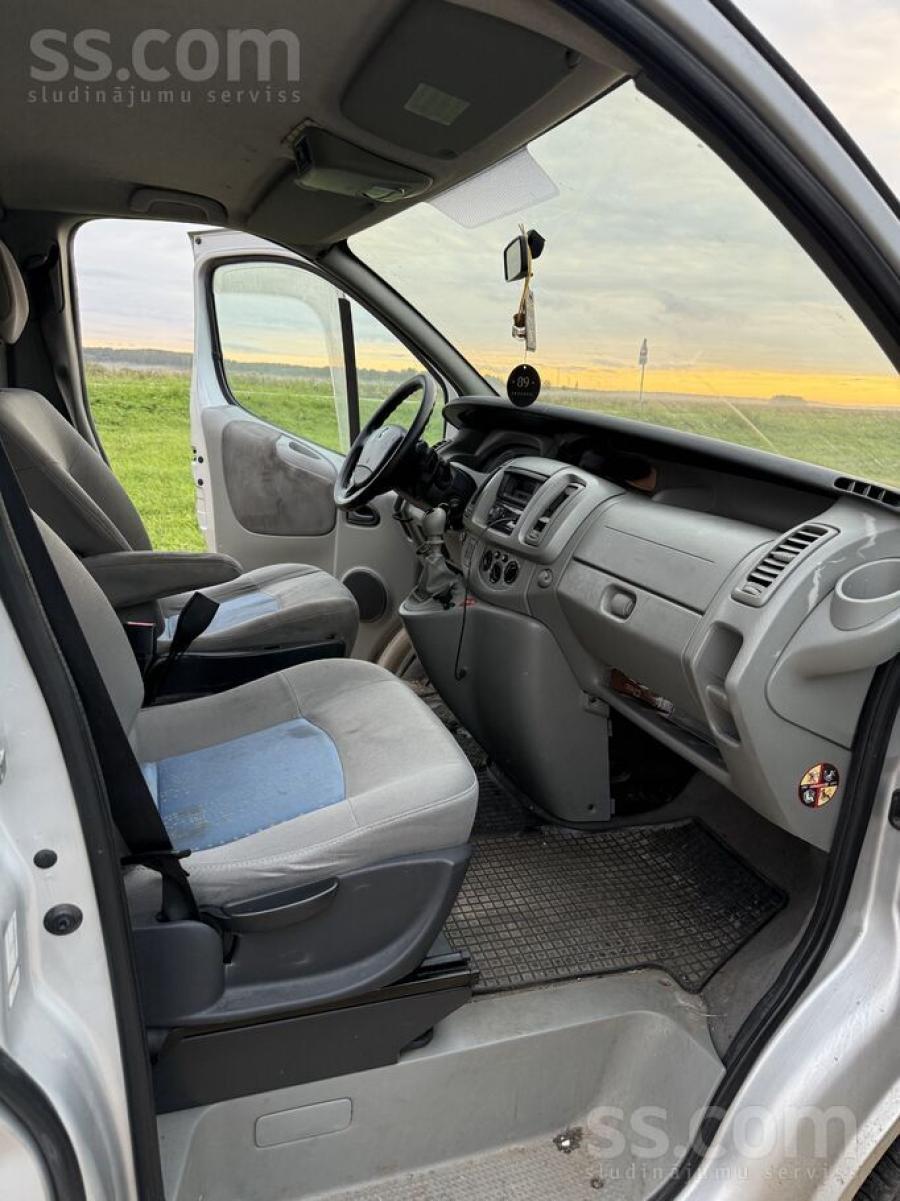 Grey Renault Trafic 2009 in Riga, with an engine capacity of 2.50 L and mileage of 340 thousand km for 1800 €, photo 10 on AUTOMOTO.COM.LV