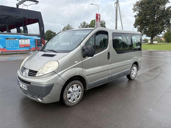 Grey Renault Trafic 2009 in Taurage, with an engine capacity of 2.00 L and mileage of 271 thousand km for 5500 €, photo 1 on AUTOMOTO.COM.LV