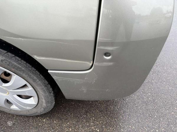 Grey Renault Trafic 2009 in Taurage, with an engine capacity of 2.00 L and mileage of 271 thousand km for 5500 €, photo 5 on AUTOMOTO.COM.LV