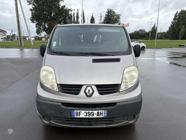 Grey Renault Trafic 2009 in Taurage, with an engine capacity of 2.00 L and mileage of 271 thousand km for 5500 €, photo 10 on AUTOMOTO.COM.LV