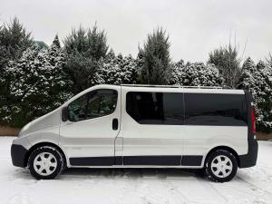 Grey Renault Trafic 2010 in Vilnius, with an engine capacity of 2.50 L and mileage of 300 thousand km for 8650 €, photo 2 on AUTOMOTO.COM.LV