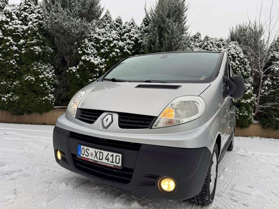 Grey Renault Trafic 2010 in Vilnius, with an engine capacity of 2.50 L and mileage of 300 thousand km for 8650 €, photo 7 on AUTOMOTO.COM.LV