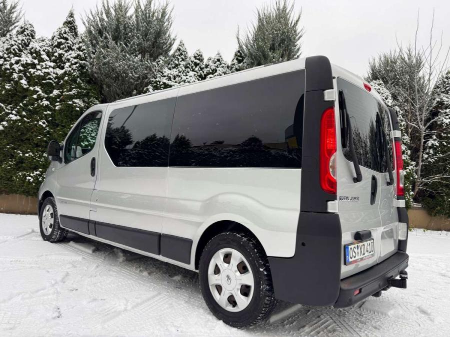 Grey Renault Trafic 2010 in Vilnius, with an engine capacity of 2.50 L and mileage of 300 thousand km for 8650 €, photo 13 on AUTOMOTO.COM.LV